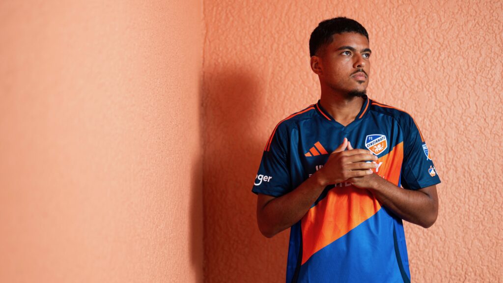 Pat Noonan crê em evolução de Evander no Cincinnati: "Está cada vez ...